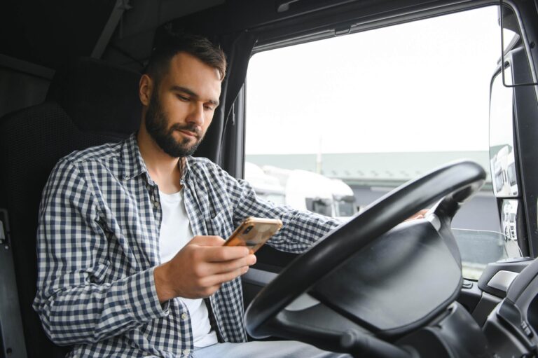 What Is Distracted Driving? A Complete Overview for Drivers - Training ...