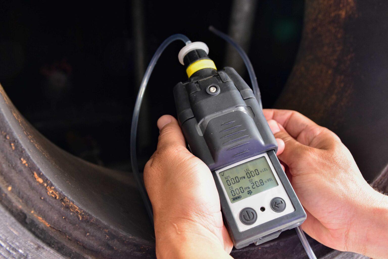 Common Gas Hazards in the Workplace and How to Avoid Them